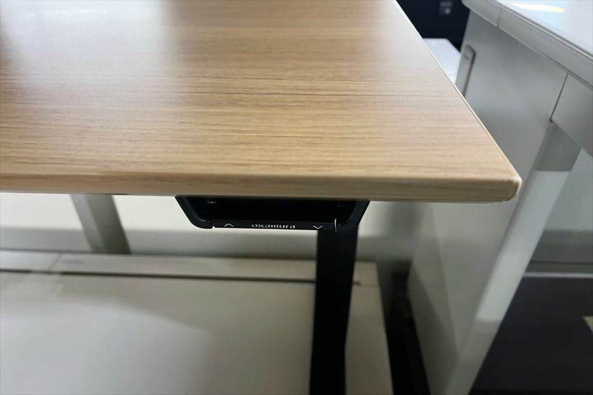オカムラ スイフト 昇降デスク W1500(1450) レバータイプ - 中古オフィス家具の専門店-天下一